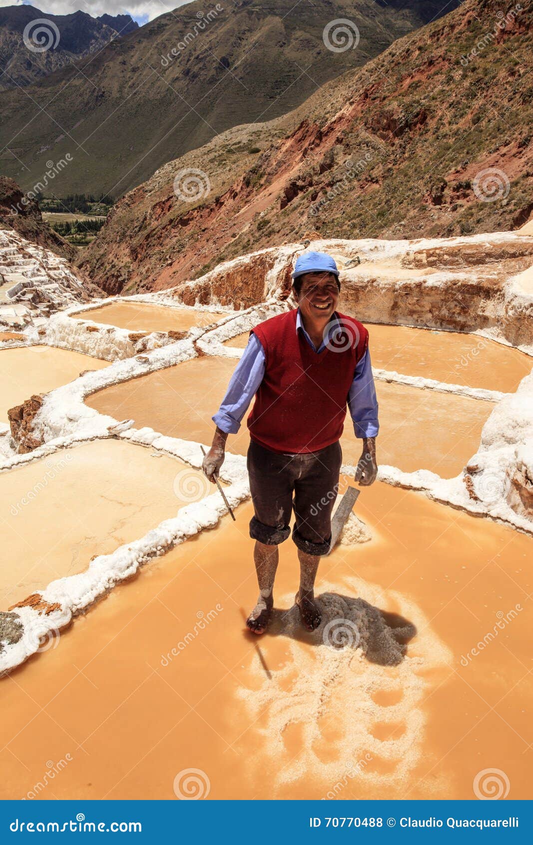 Worker Working in the Salt Marshes of Cusco in Peru Editorial Stock ...
