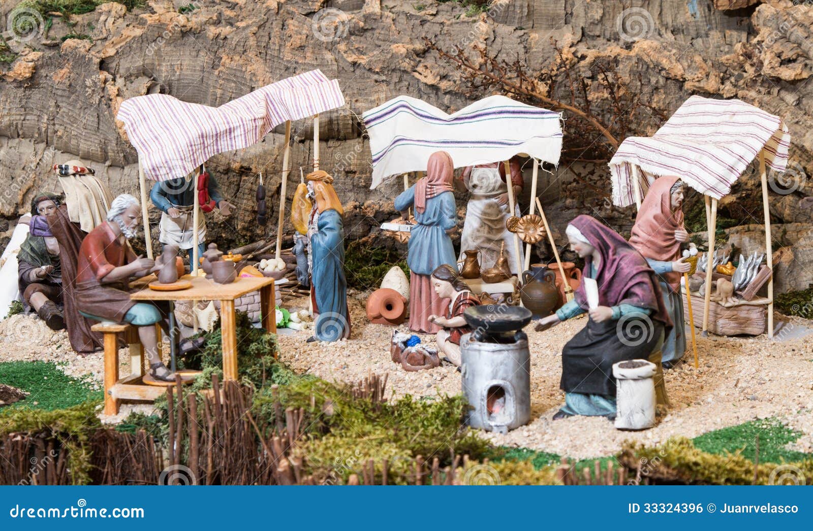 Workers at Christmas Creche Stock Photo - Image of maria, jesus: 33324396