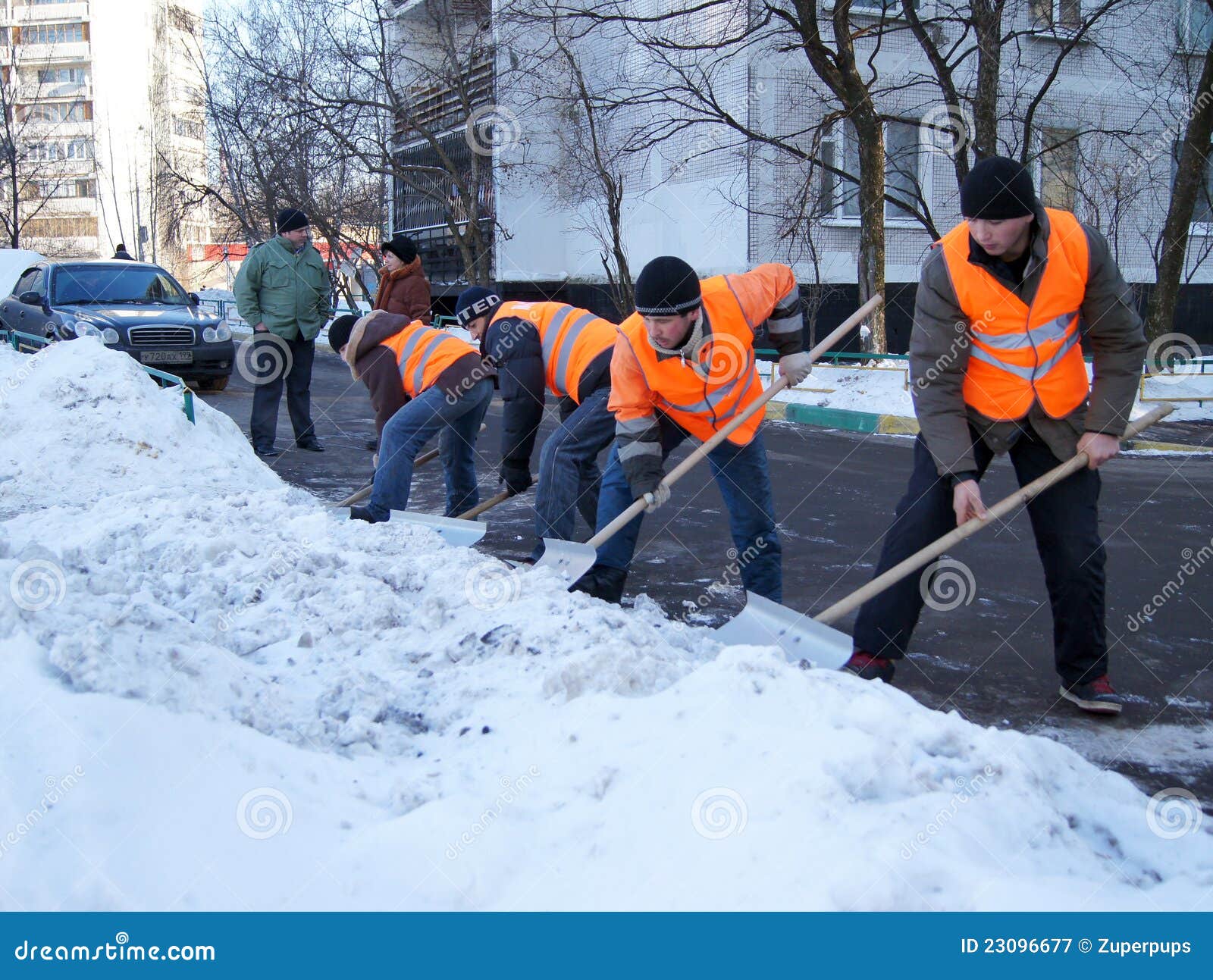 Workers clean snow editorial photography. Image of effort - 23096677