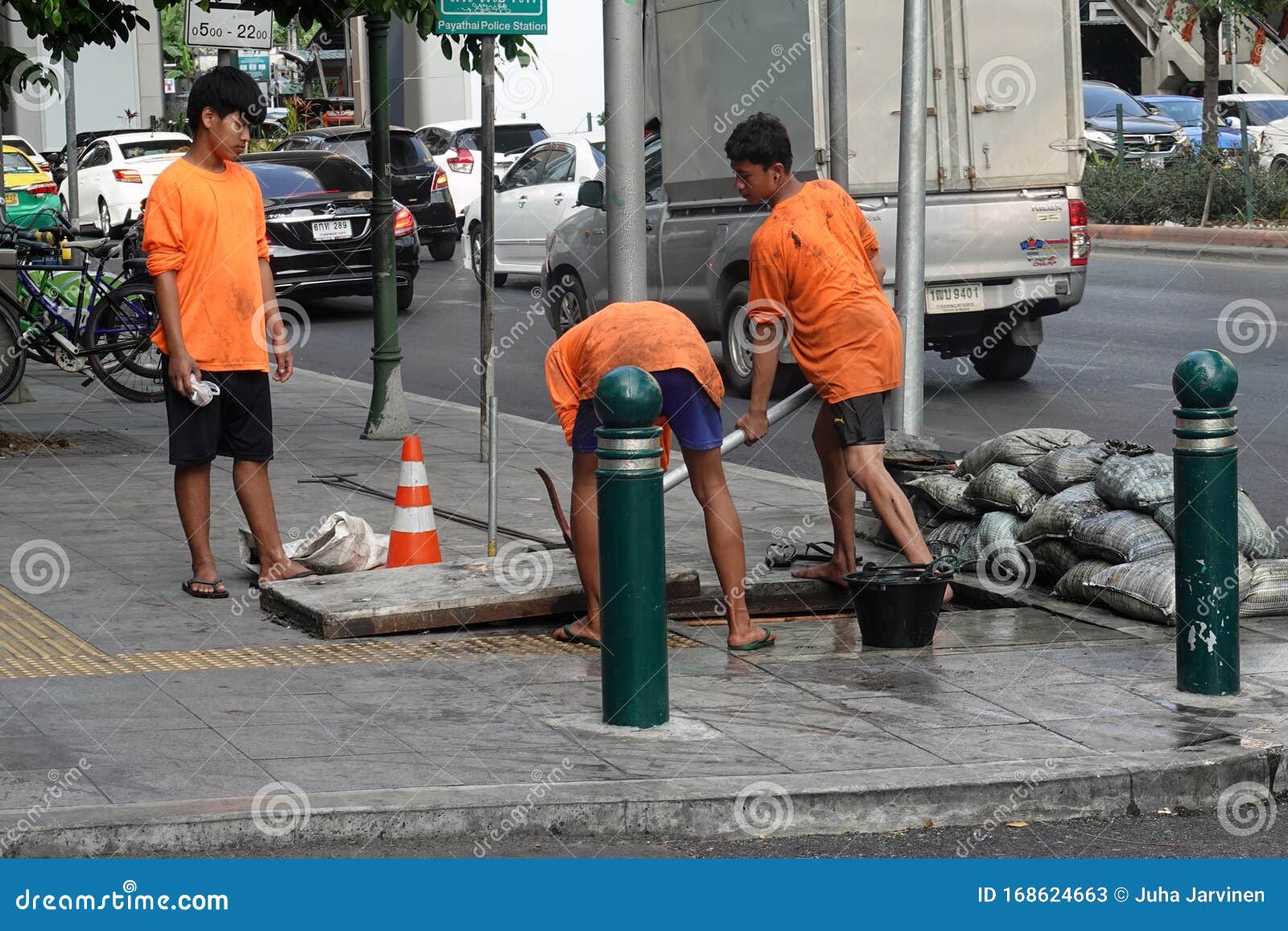 Workers cleaning sewer editorial stock photo. Image of outdoor - 168624663