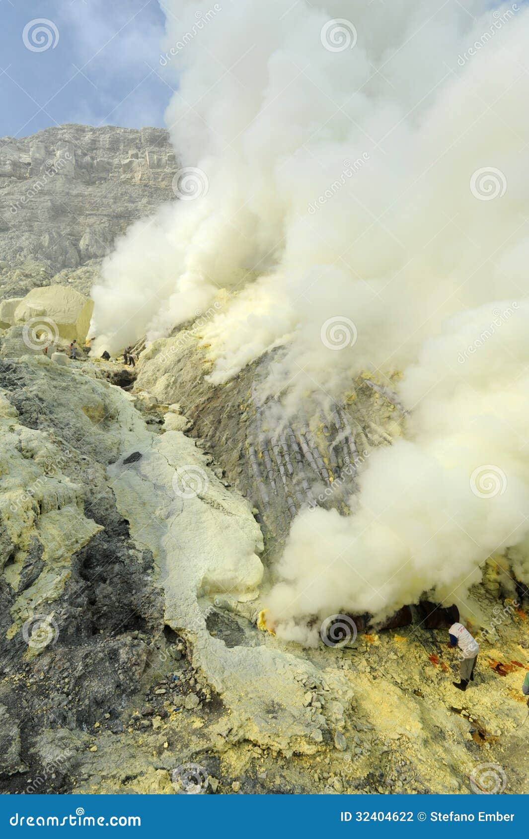 Workers Collecting Sulfur from Volcano Ijen Stock Photo - Image of ...