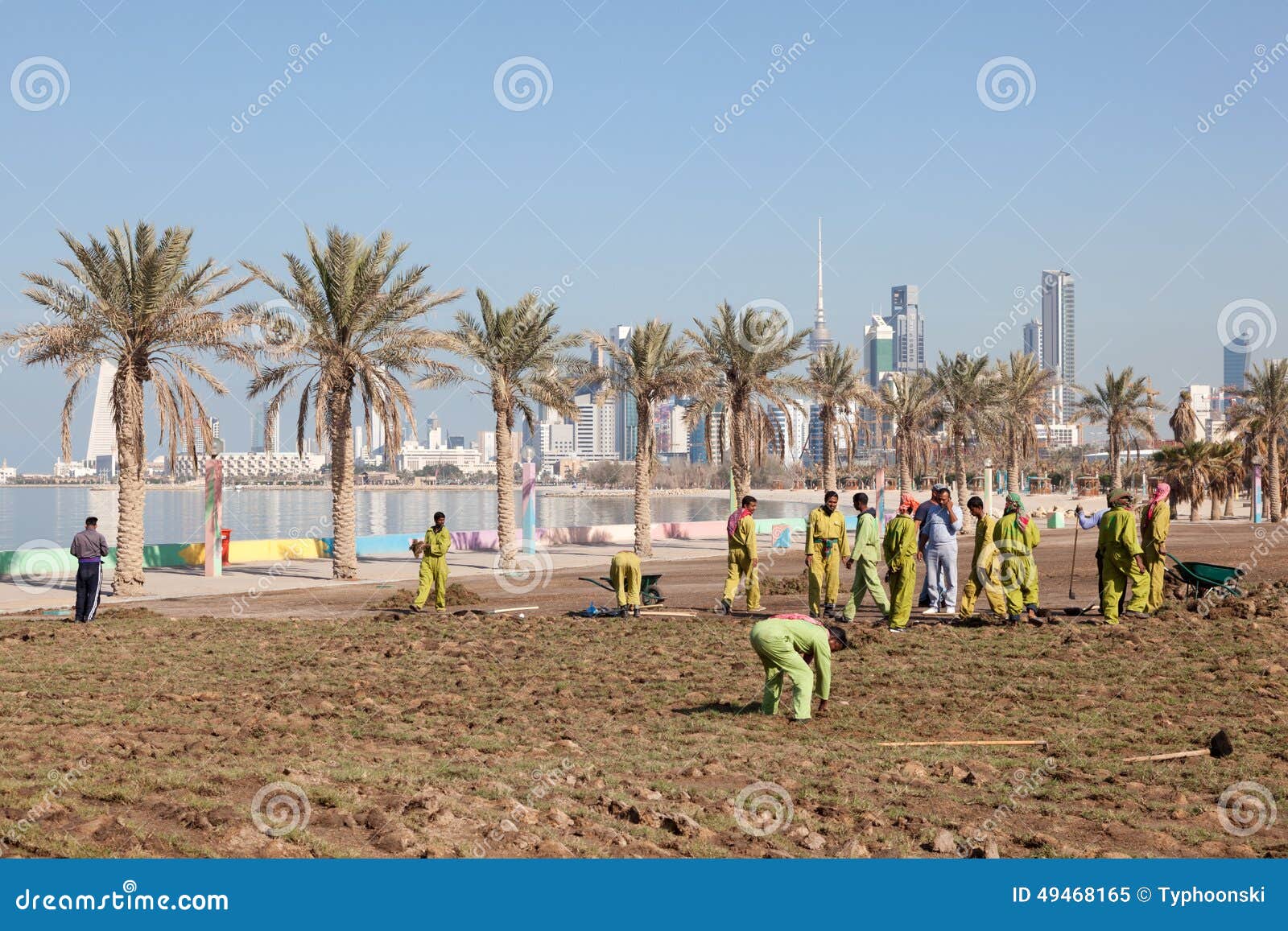 Workers at the Corniche in Kuwait Editorial Image - Image of arabia ...