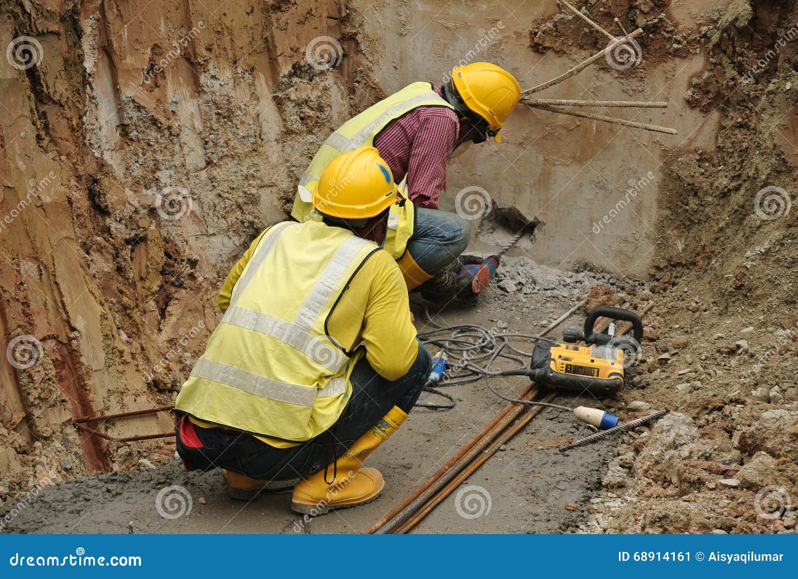 Workers Drilling Concrete Using Mobile Drilling Machine Editorial Photo ...