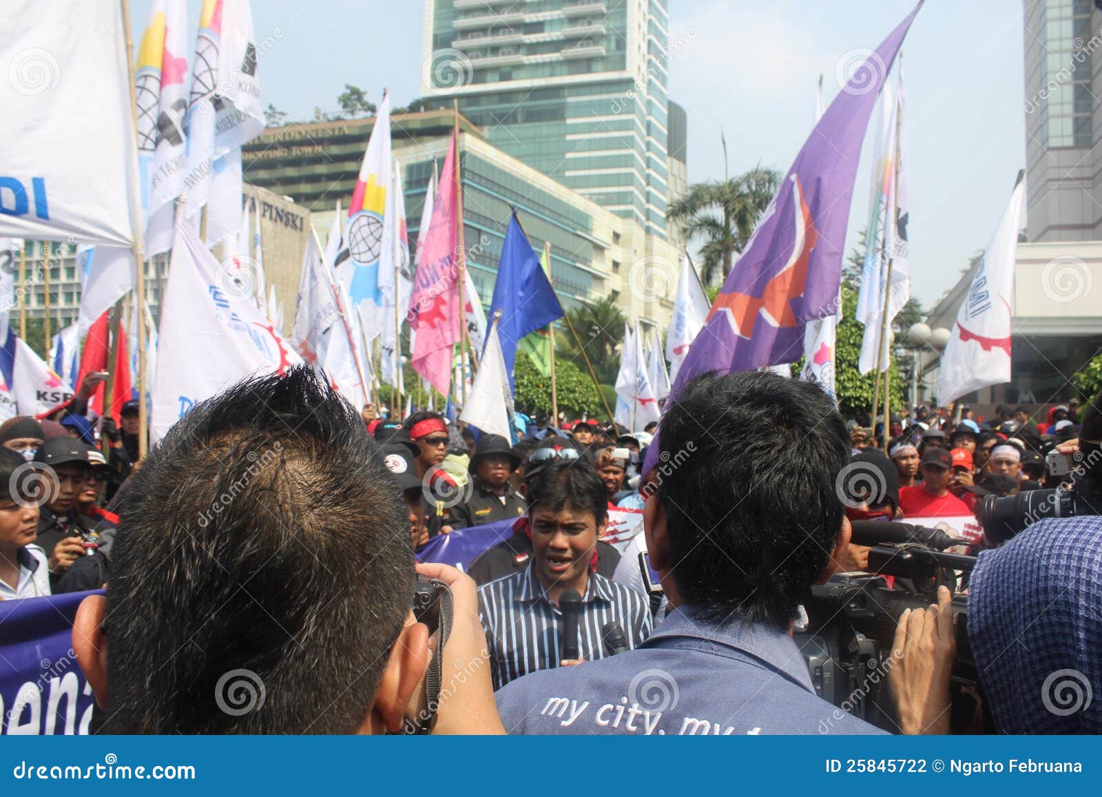 Workers Held Demonstration in Jakarta Editorial Photography - Image of ...