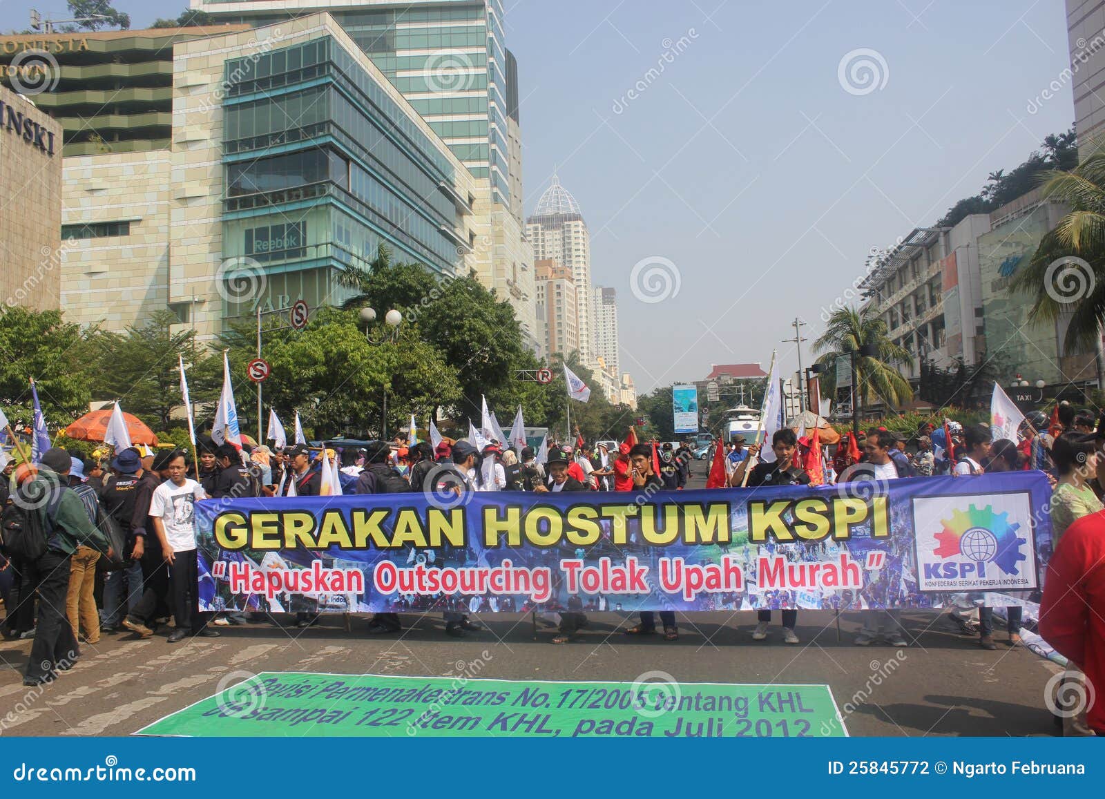 Workers Held Demonstration in Jakarta Editorial Photography - Image of ...
