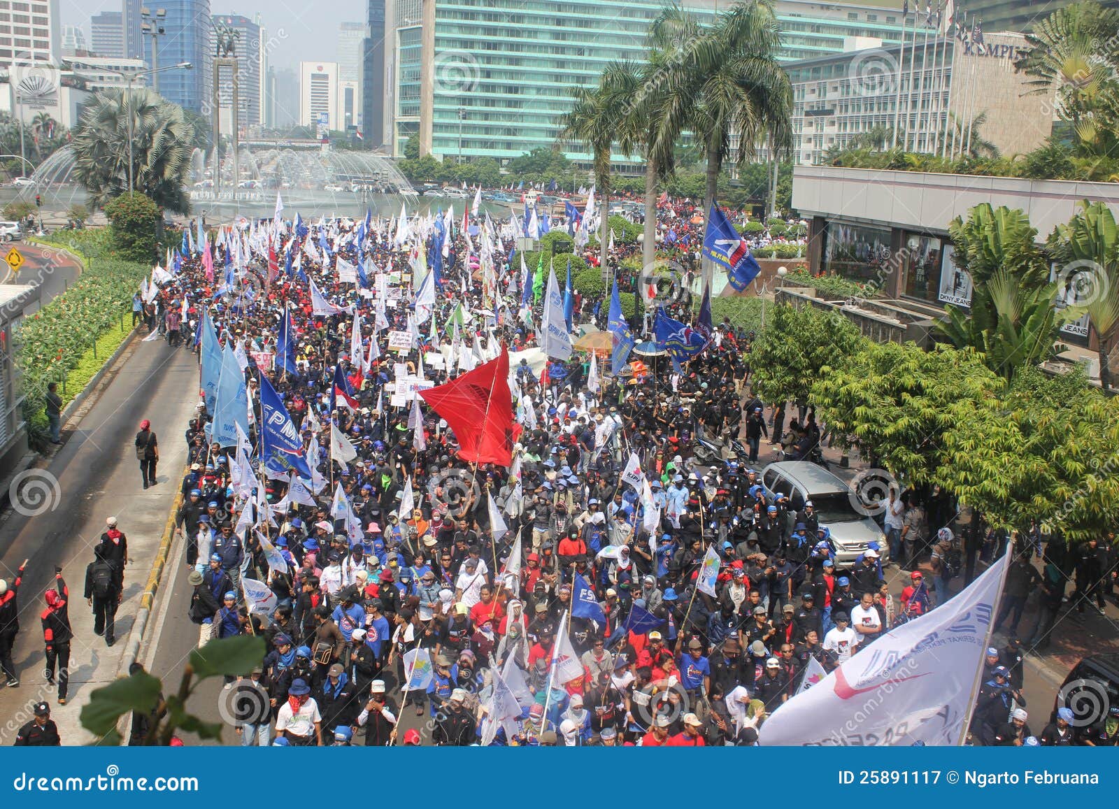 Workers Held Demonstration in Jakarta Editorial Photography - Image of ...