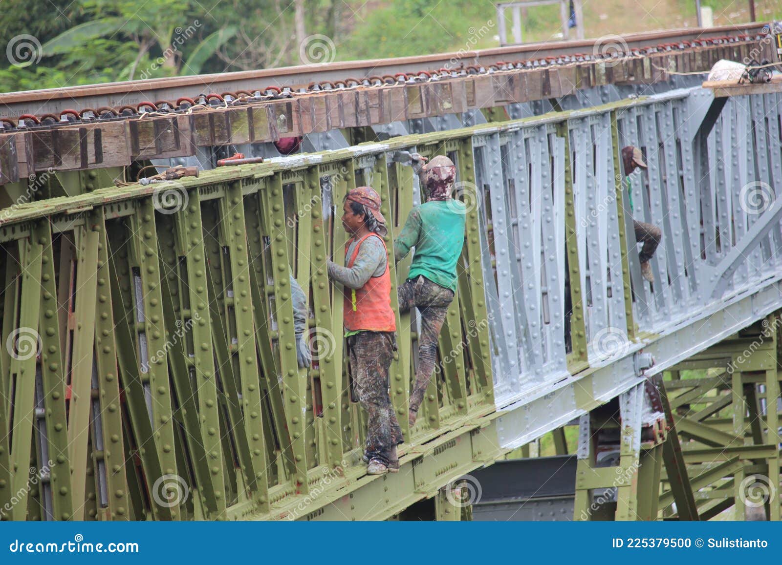 Workers are Painting the Bridge Editorial Image - Image of artist, hand ...
