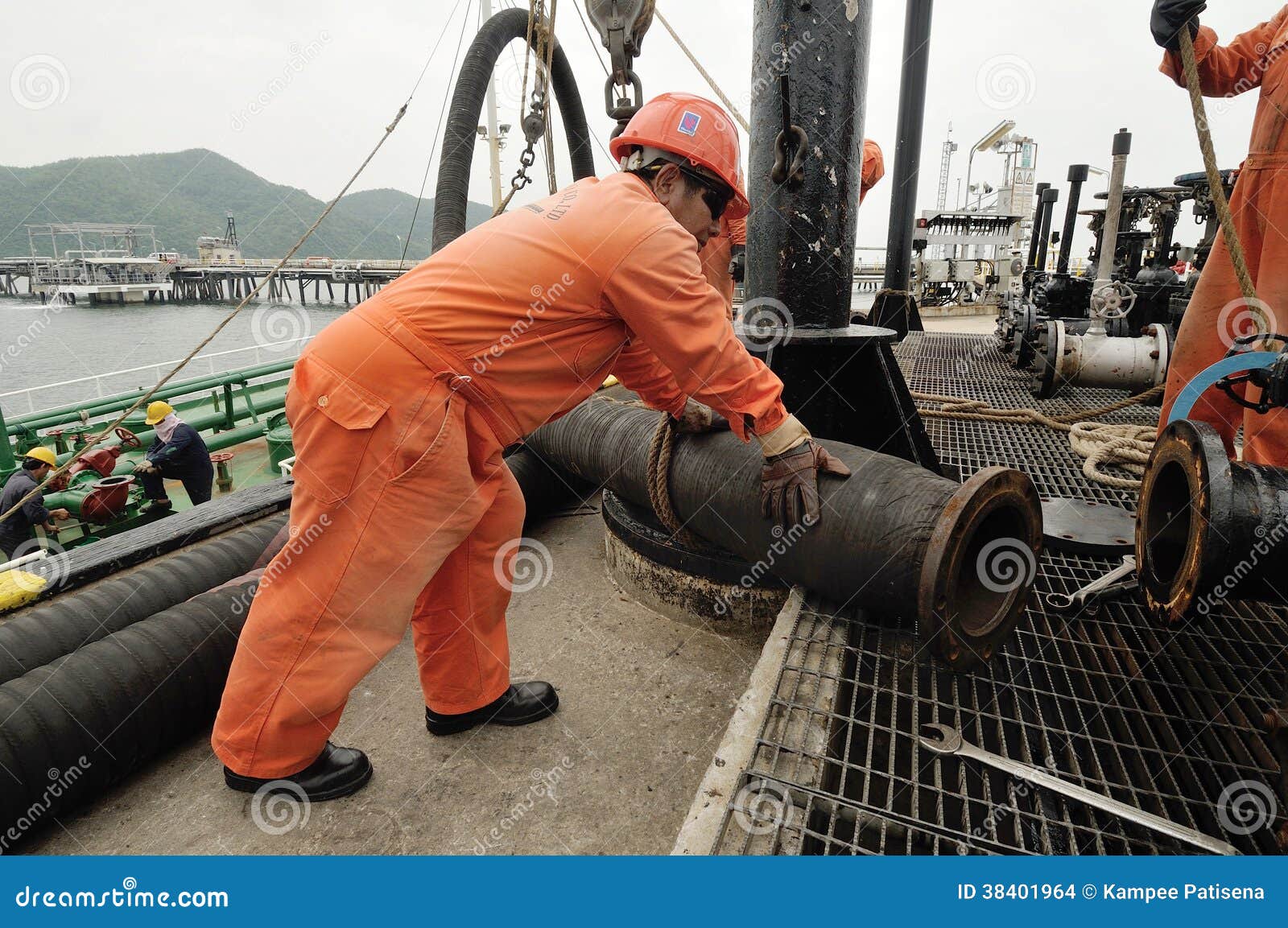 Workers Preparing for Loading Crude Oil Editorial Stock Image - Image ...