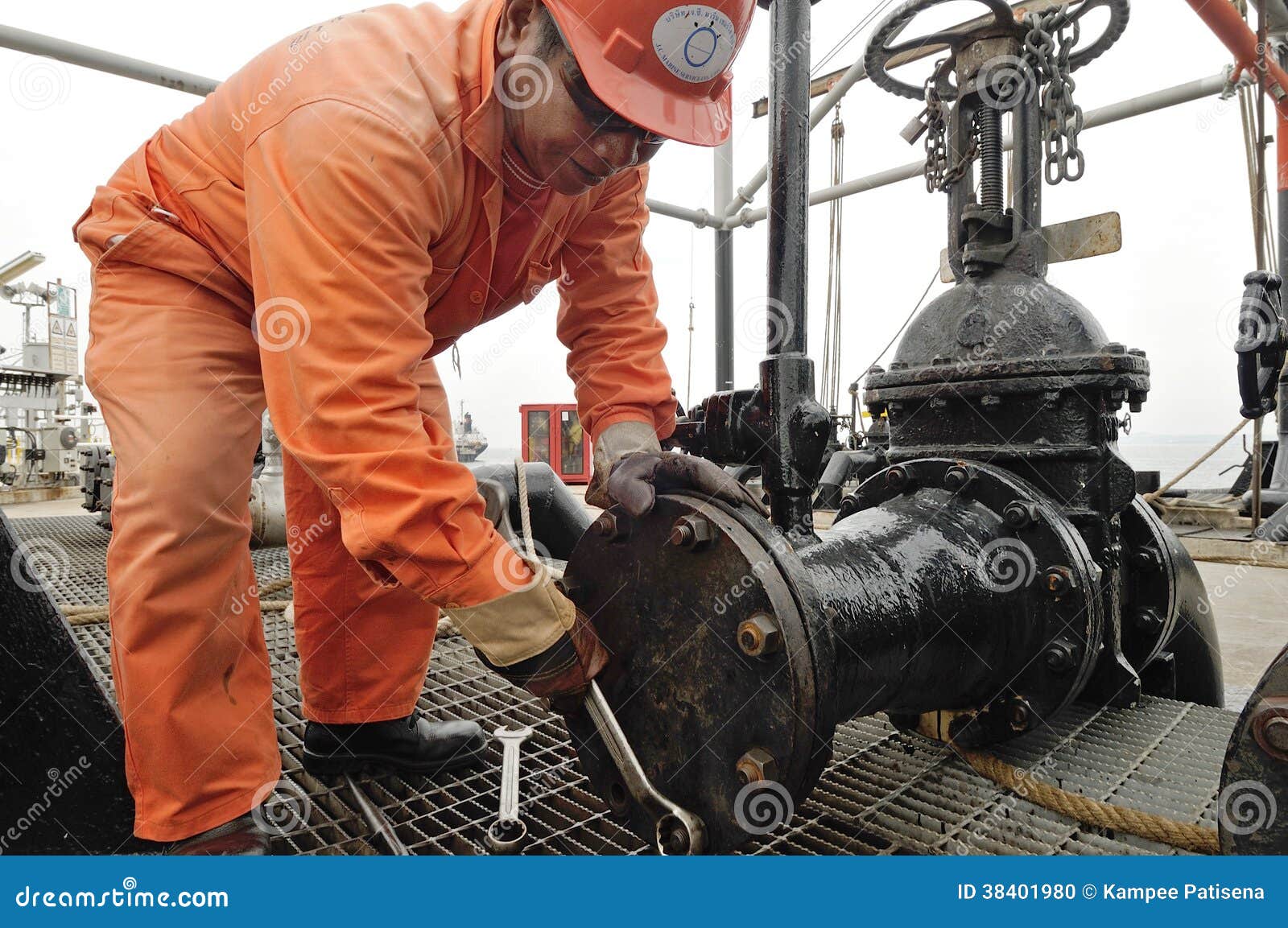 Workers Preparing for Loading Crude Oil Editorial Image - Image of ...