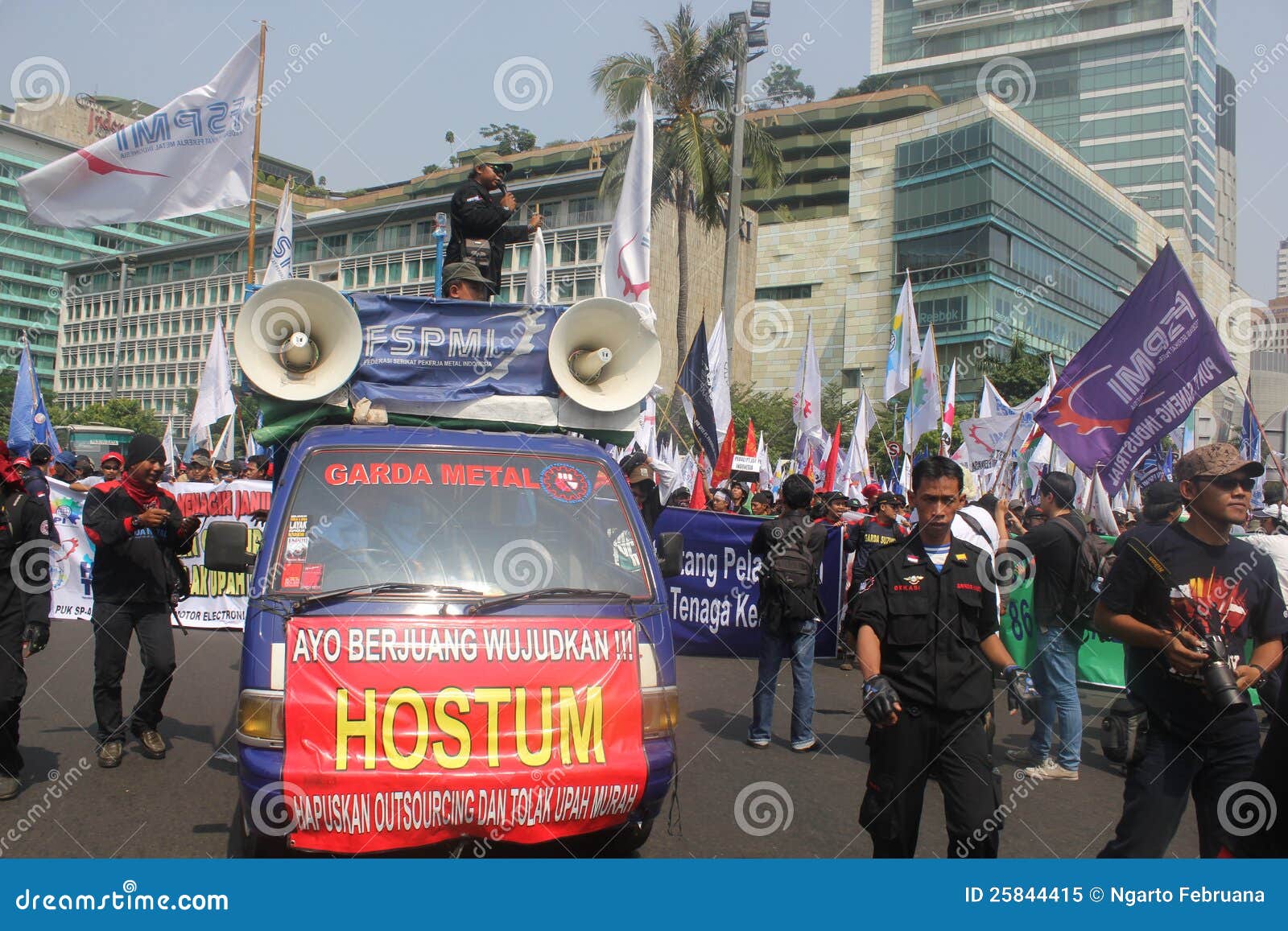 Workers rally in Jakarta editorial image. Image of long - 25844415