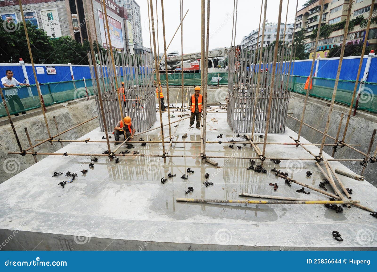 Workers on the Reinforced Concrete Pile Caps Editorial Stock Image ...