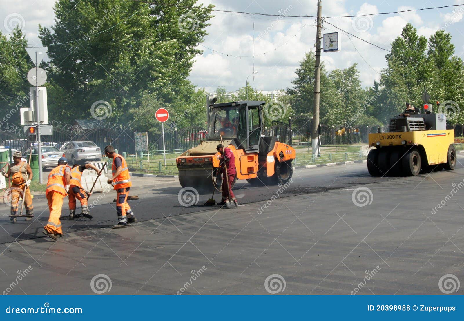 Workers repairs road editorial stock photo. Image of maintenance - 20398988