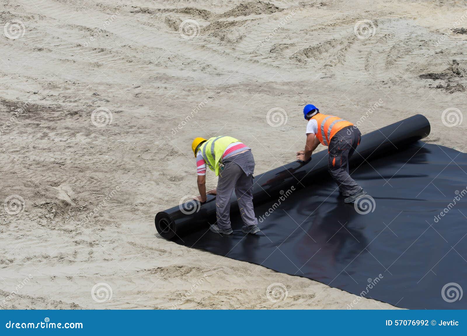 Unrolling Waterproofing Water-resistant Felt Bituminous Roofing ...