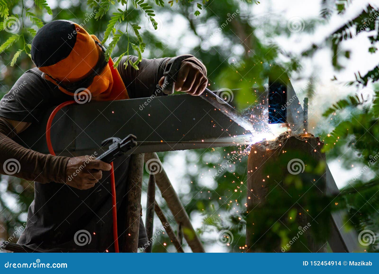 Workers are Welding Steel Roof Structure Stock Photo - Image of factory ...