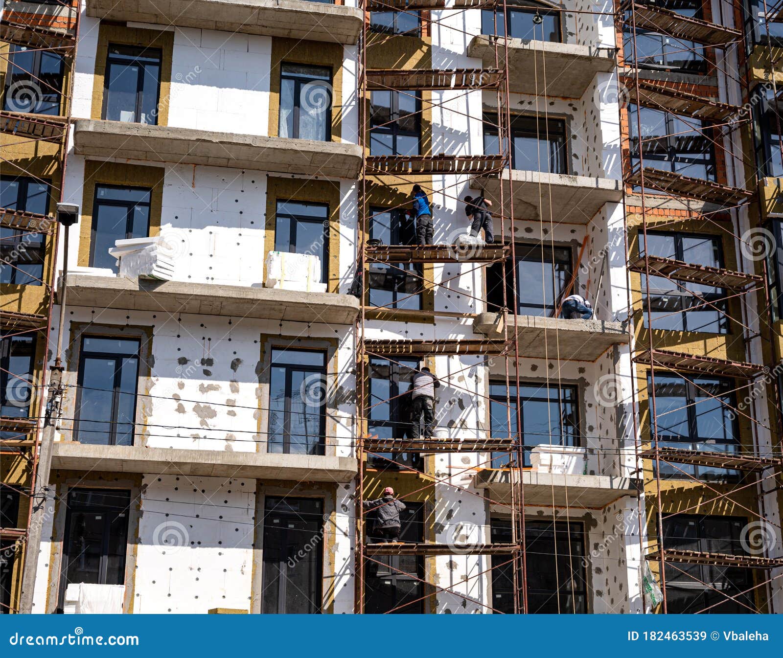 Workers Work on Scaffolding Stock Image - Image of labor, structure ...