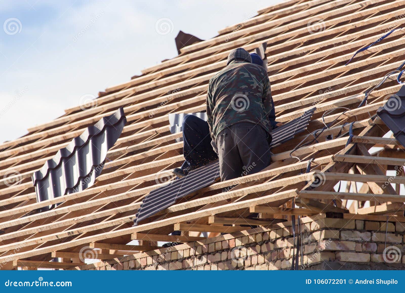Workers Working on the Roof Stock Image - Image of roof, roofing: 106072201