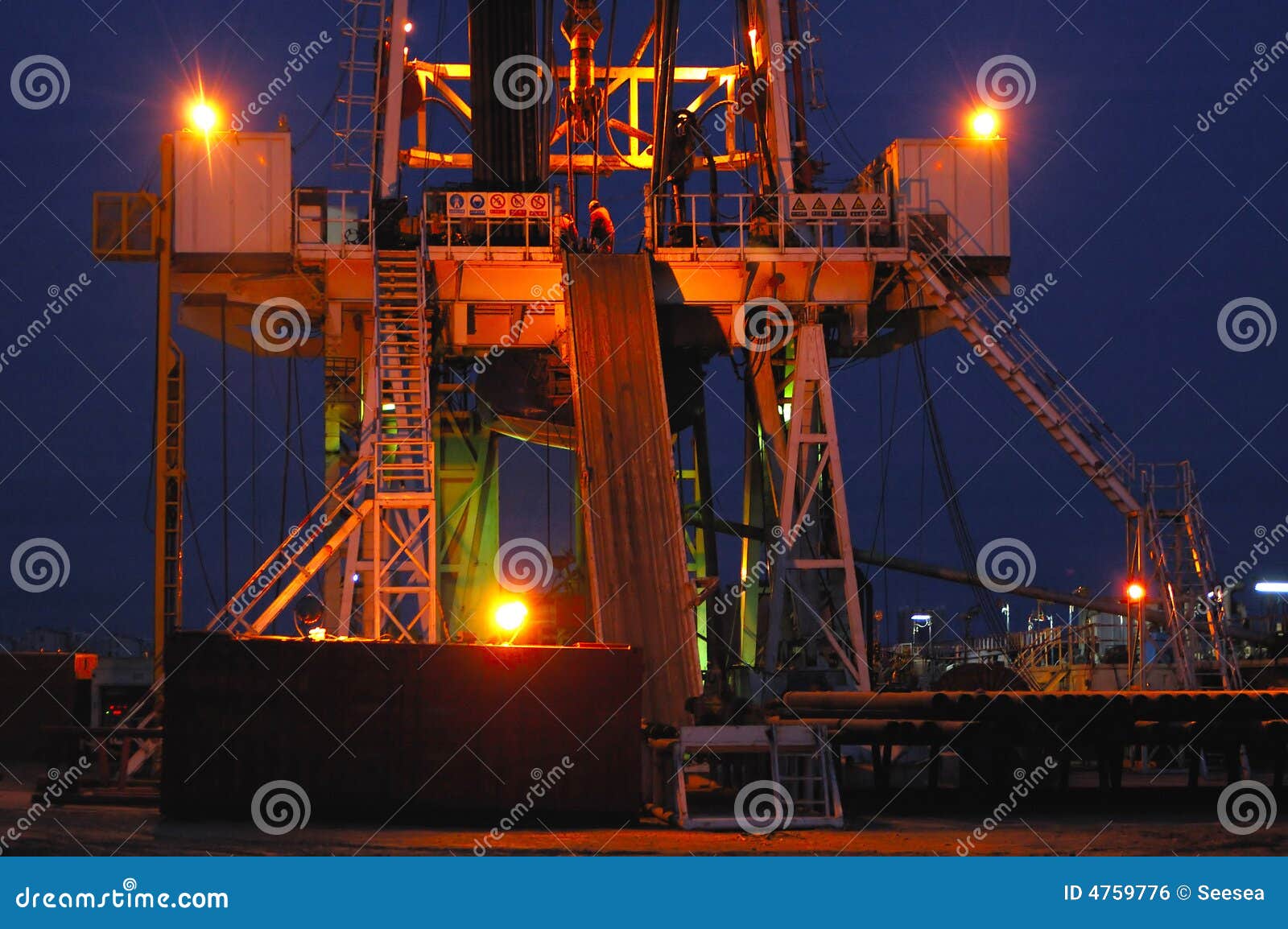 Working Drilling Rig in Night Stock Photo - Image of derrick, fuel: 4759776