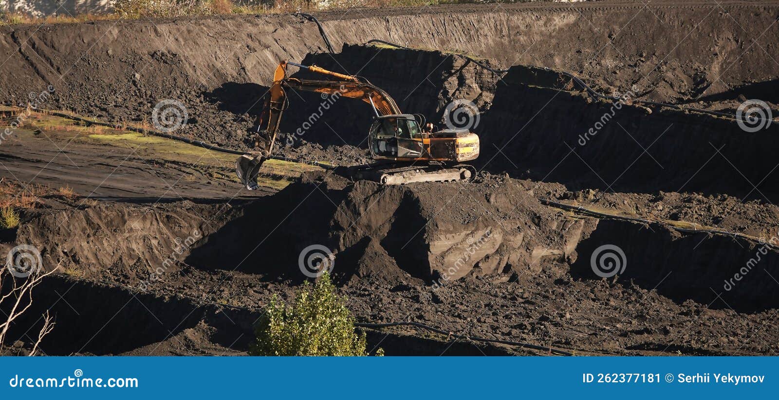 Working Excavator Digging Soil Stock Image - Image of swamp, town ...