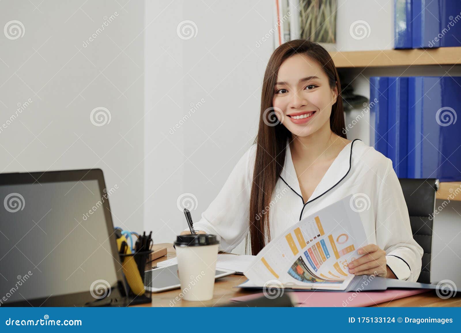 Working Female Project Manager Stock Photo - Image of internet, beauty ...