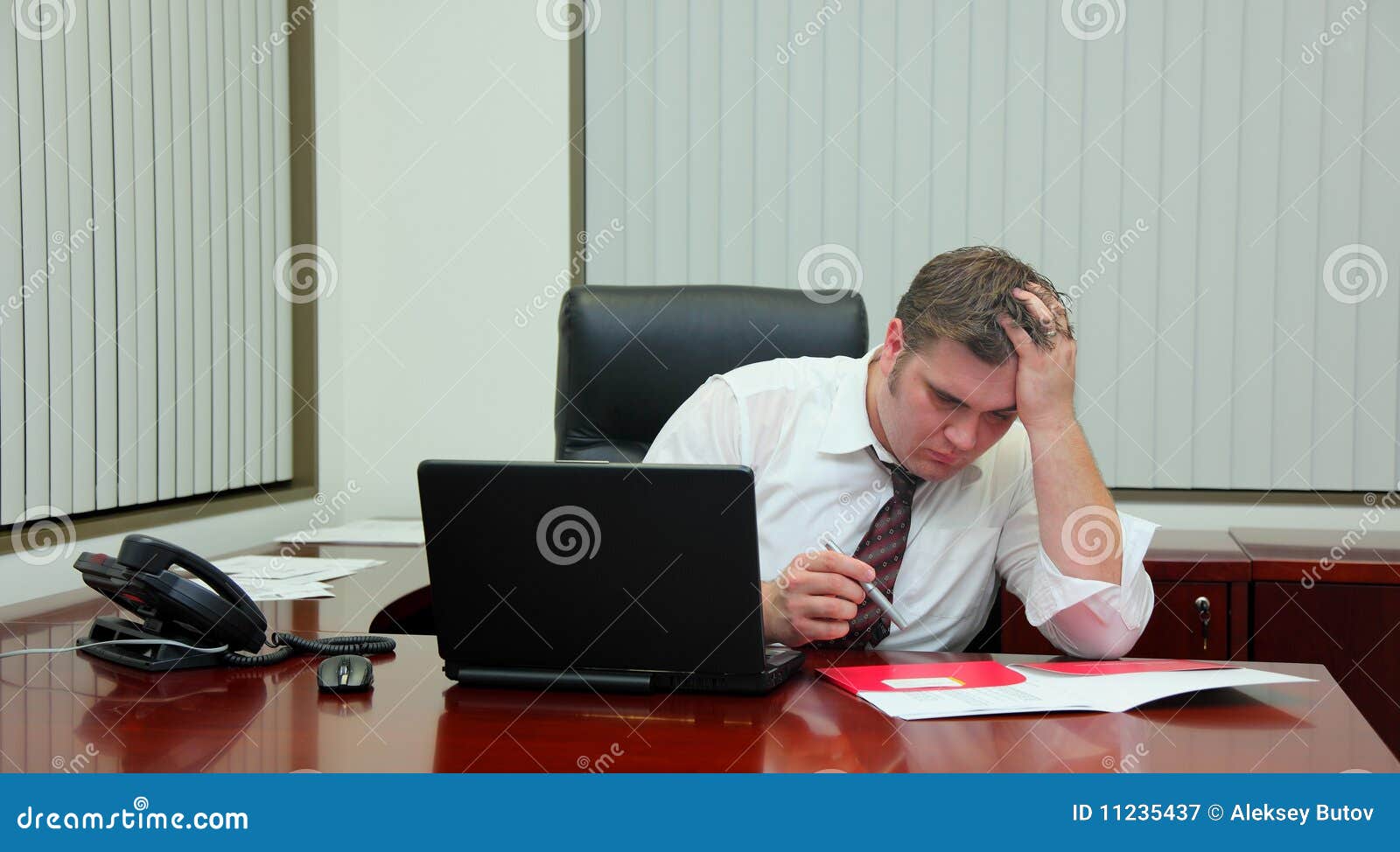 Working man in a office stock image. Image of internet - 11235437