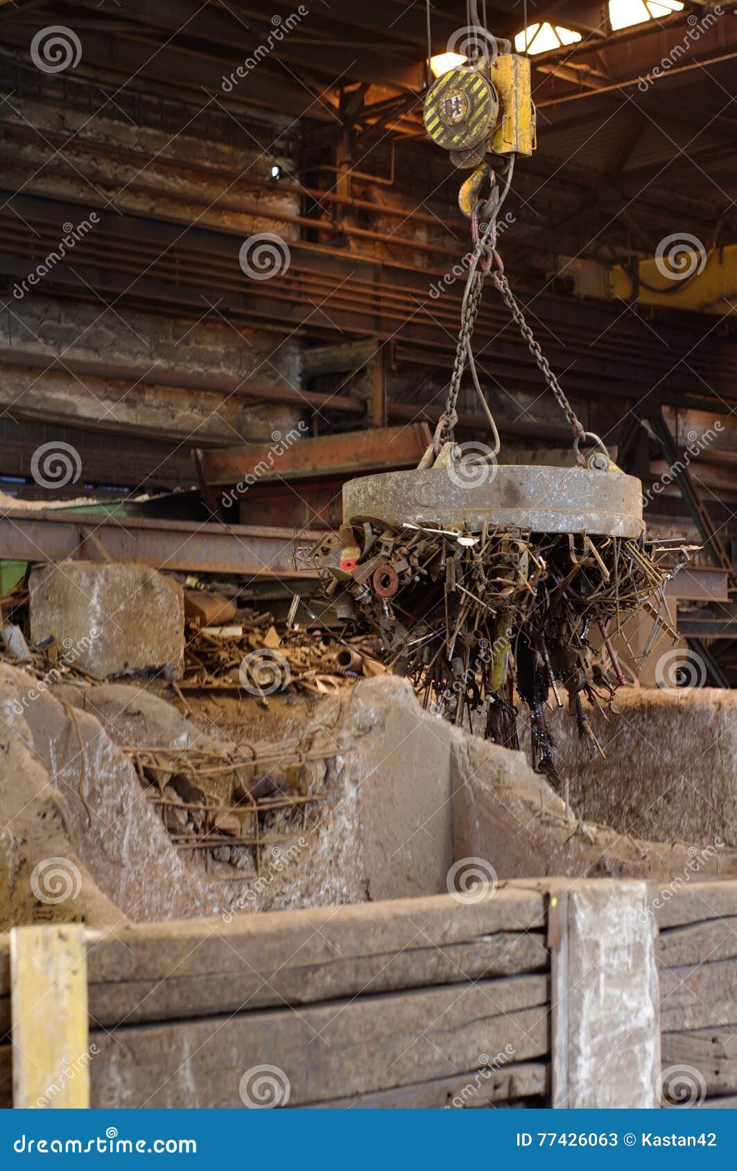 Working Metal Scrap Loading Machine in Action Stock Image - Image of ...
