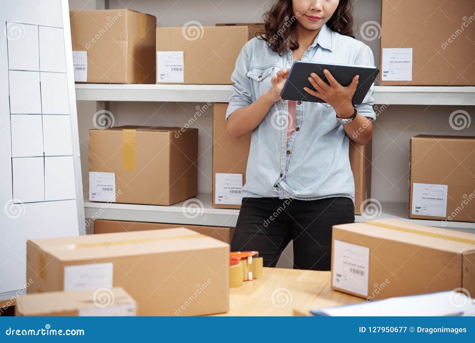 Working in post warehouse stock image. Image of distribution - 127950677