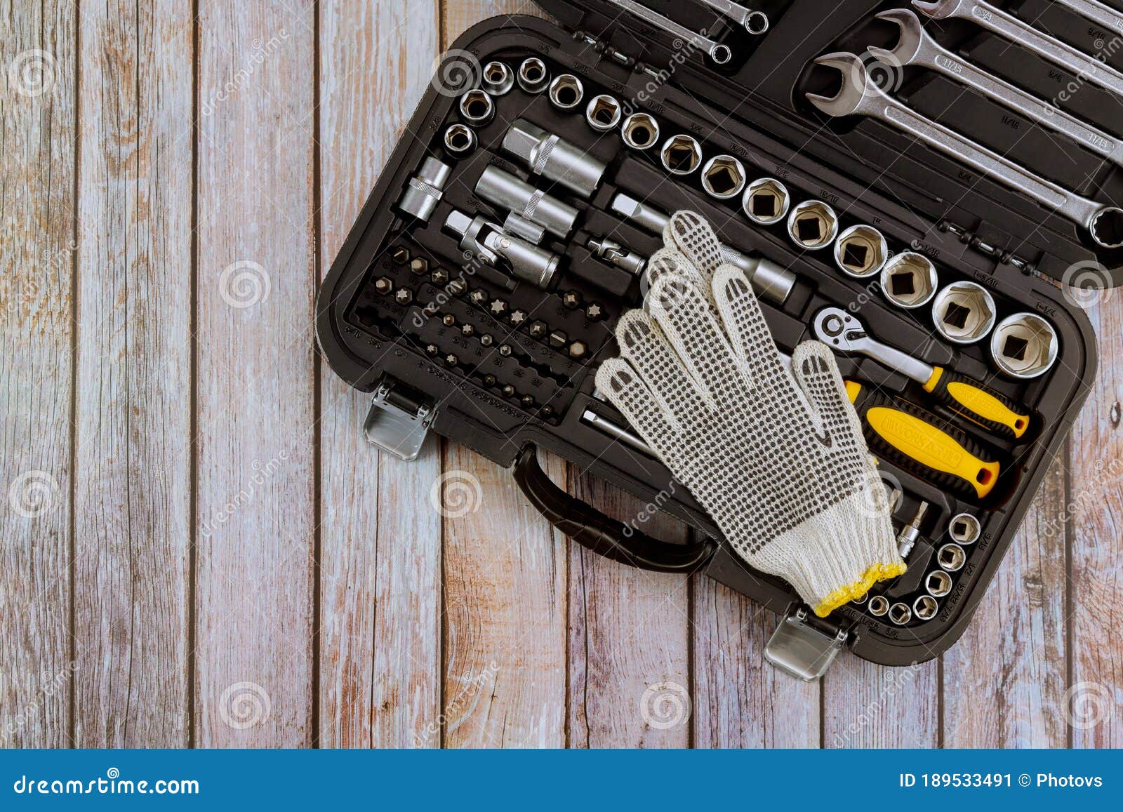 Working Protective Gloves Tools Set Car Mechanics Wrenches Equipped ...