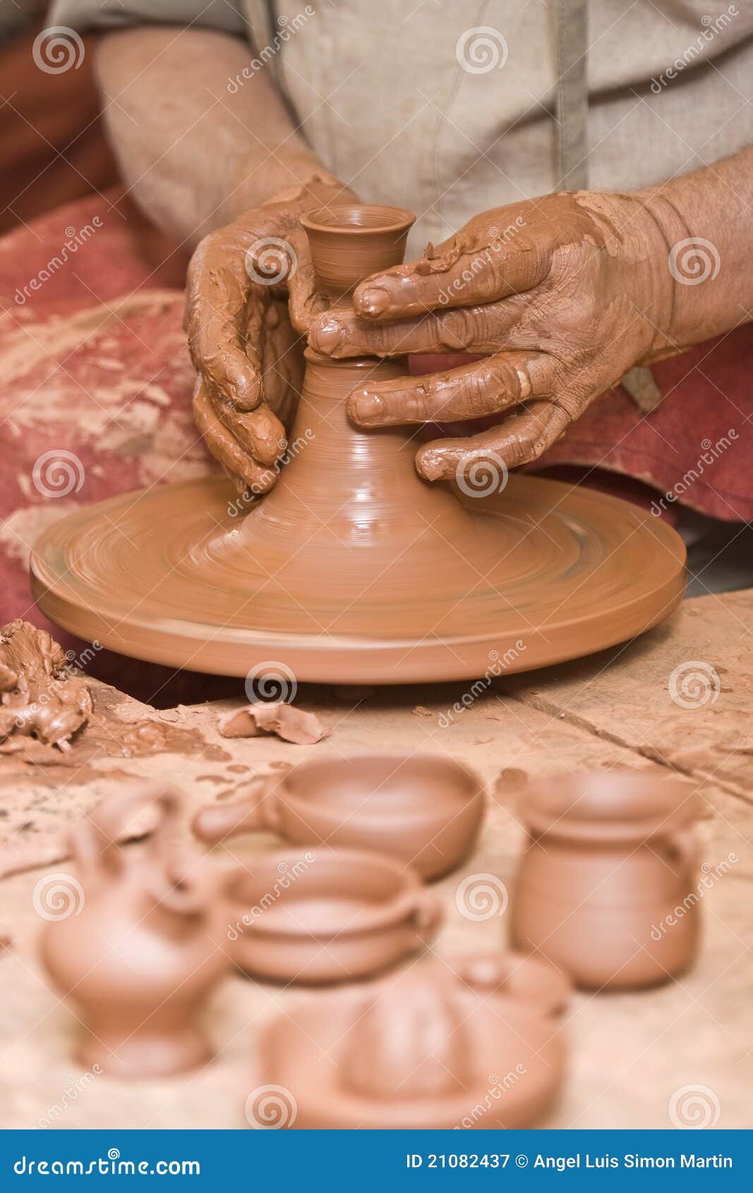 Working with raw clay. stock image. Image of head, earthen - 21082437