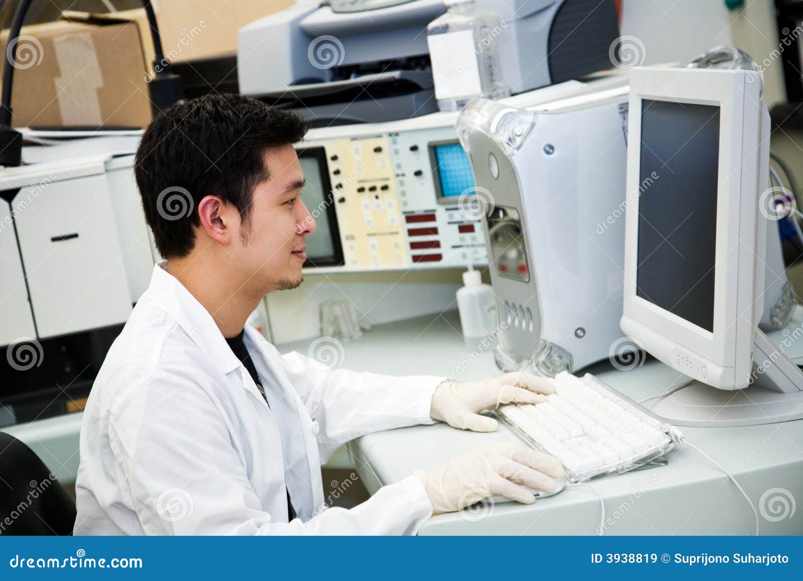 Working researcher stock image. Image of scientific, clinic - 3938819
