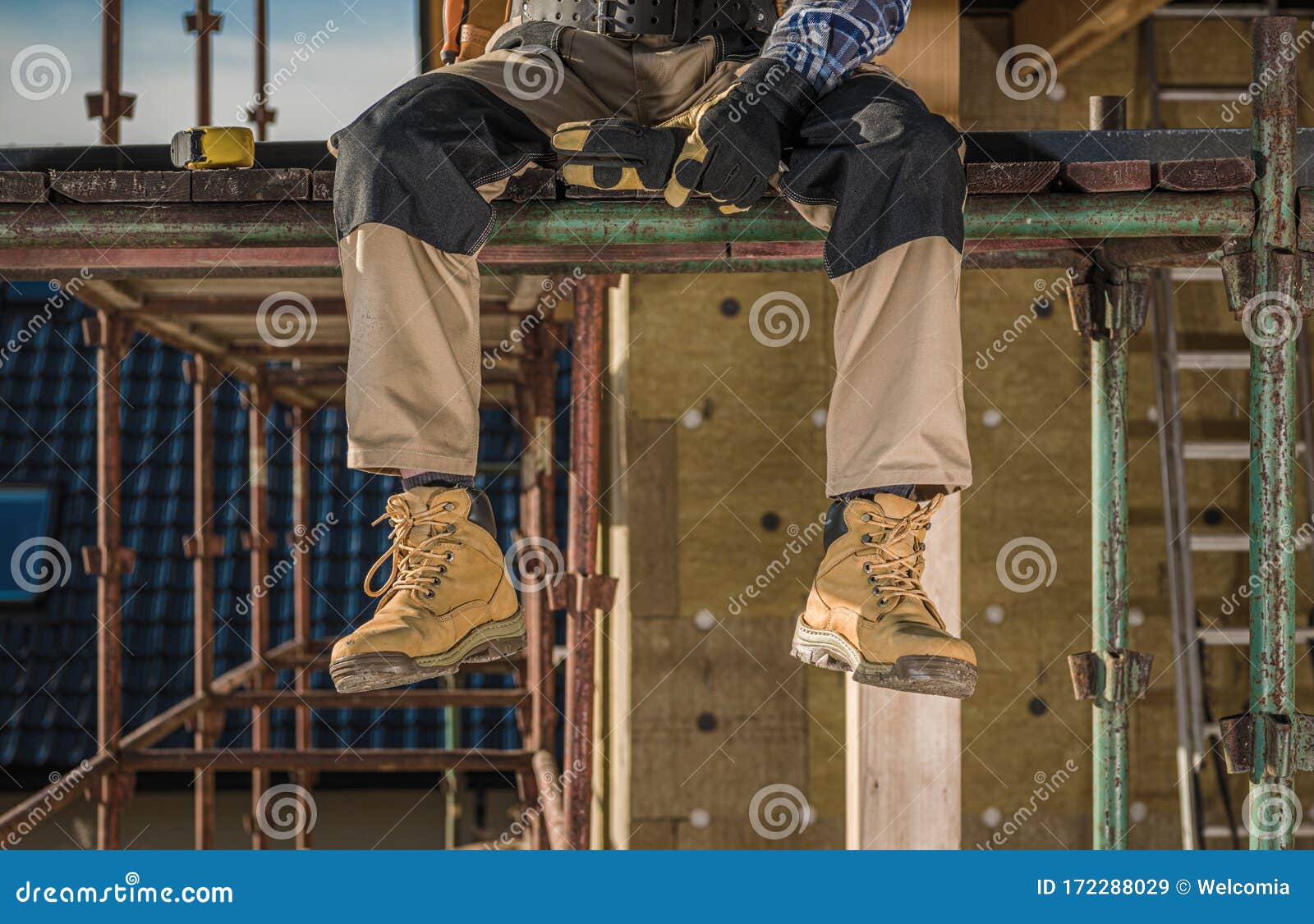 Working on a Scaffolding stock image. Image of relaxing - 172288029