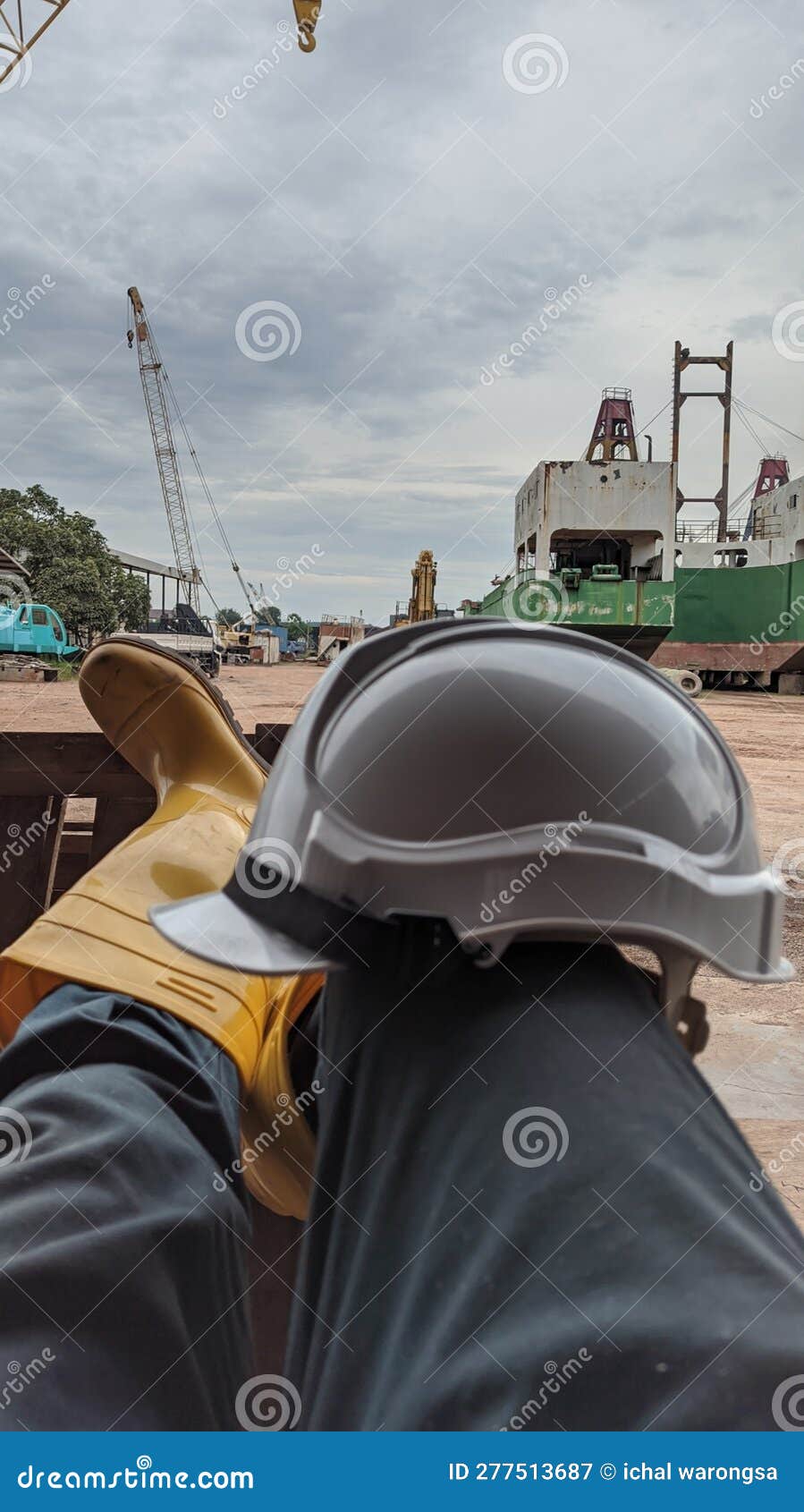 Working in the Shipyard, Even Though Tired, Keep the Spirit Stock Image ...
