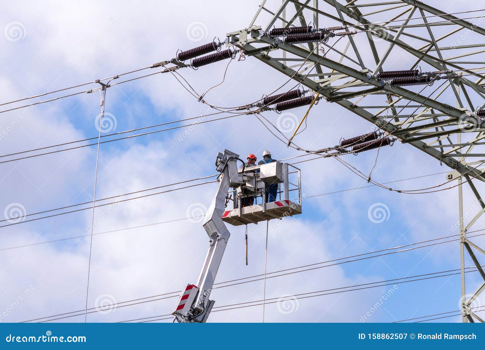 Working on a Transmission Line Stock Image - Image of mast, health ...