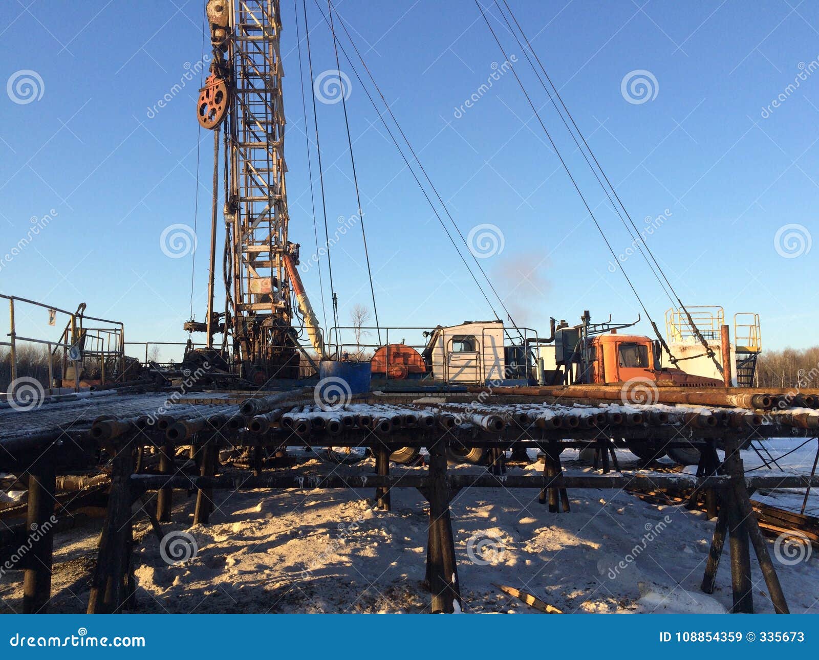 Workover rig stock image. Image of mechanical, christmas - 108854359