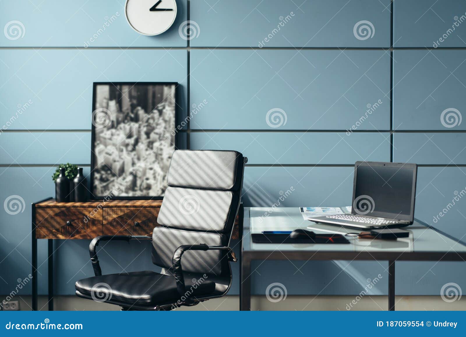13,566 Office No Desk Stock Photos - Free & Royalty-Free Stock Photos ...