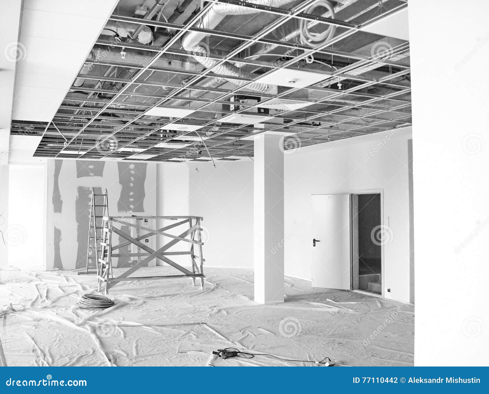 Works Building Finishing Ceiling Stock Photo - Image of room, guides ...