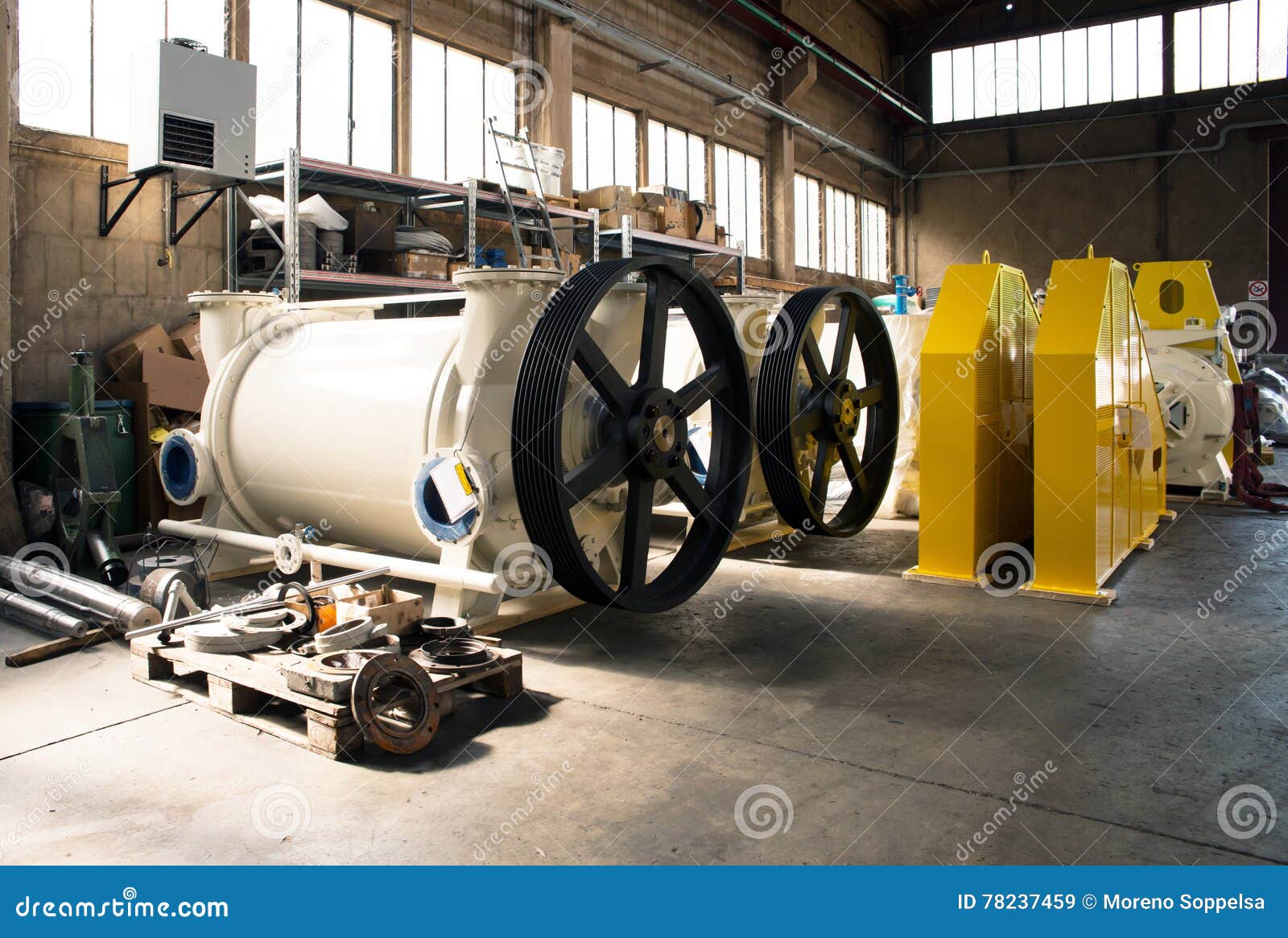 Workshop: Construction of Vacuum Pumps Stock Image - Image of interior ...