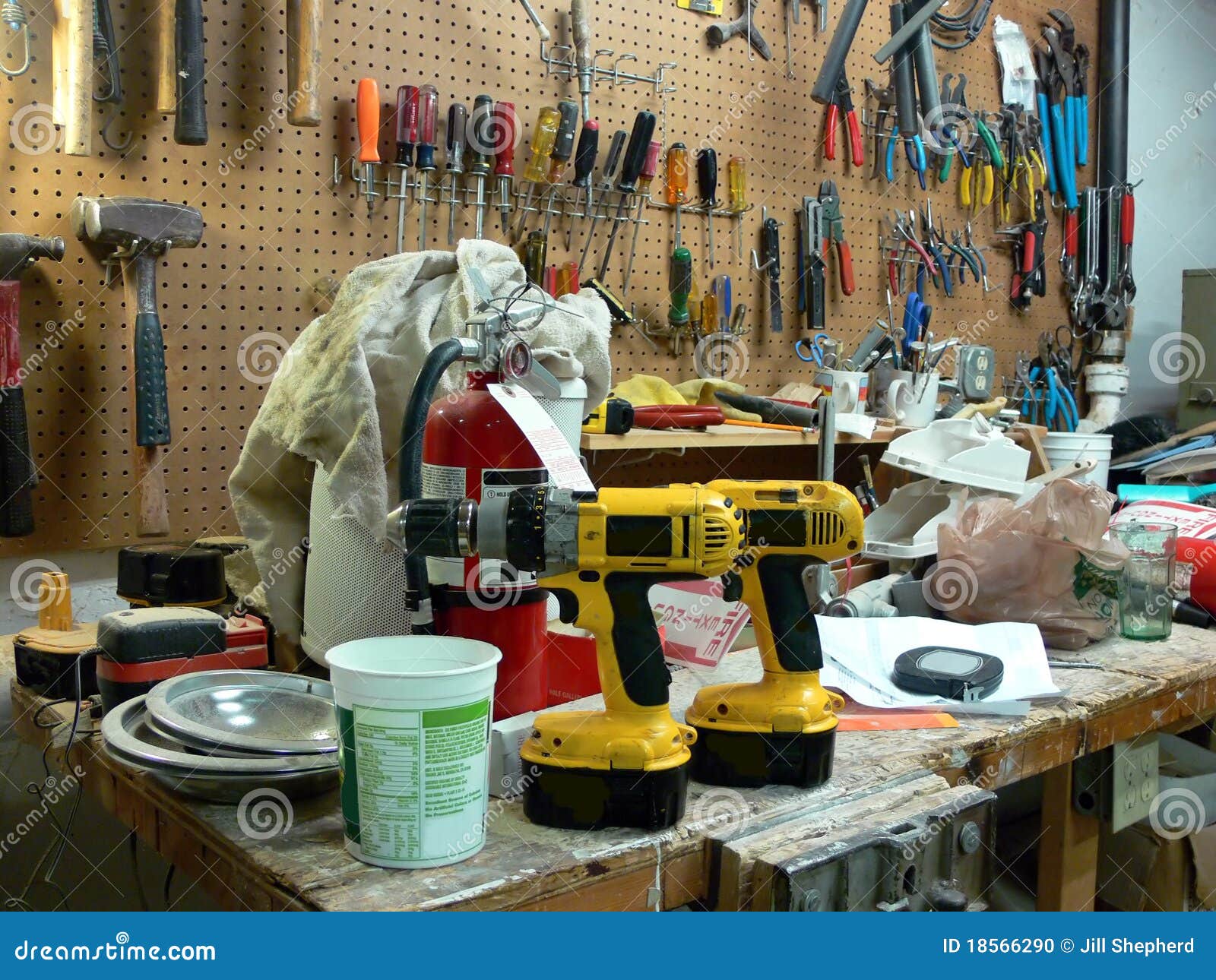 Workshop: Disorganized Bench Stock Photo - Image of chaos, plug: 18566290