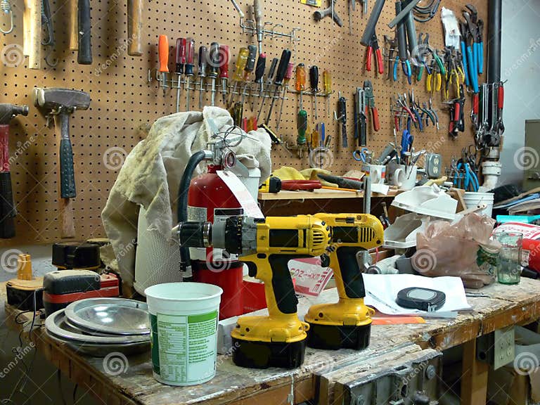 Workshop: Disorganized Bench Stock Photo - Image of chaos, plug: 18566290
