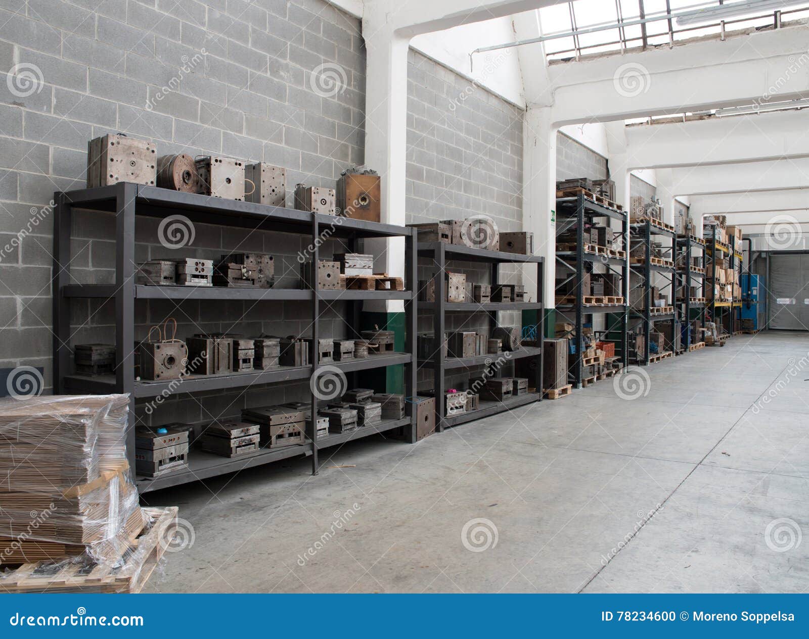 Workshop - Manufacturing Molds Stock Photo - Image of plant, injection ...