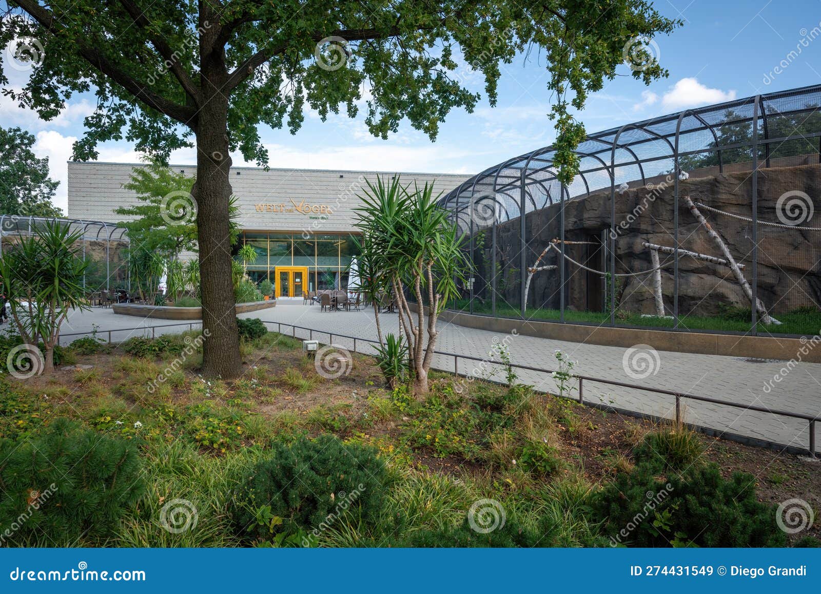 World of Birds Aviary at Berlin Zoo - Berlin, Germany Editorial Stock ...