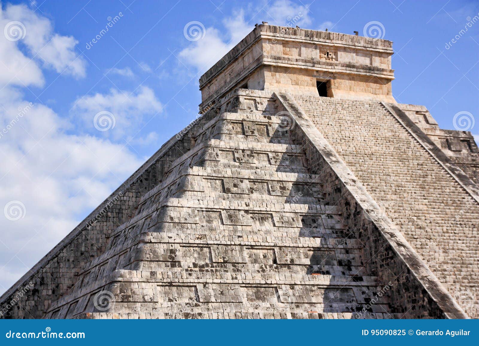 World Heritage Maya Pyramid Stock Image - Image of chichen, chchenitza ...