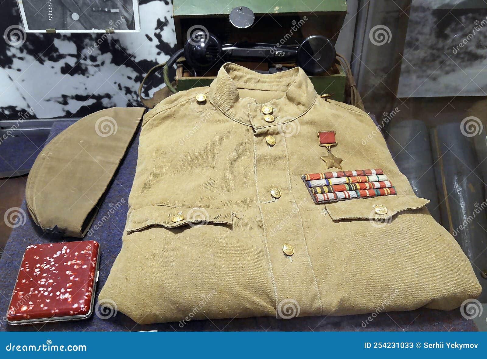 World War II uniform editorial stock photo. Image of weapons - 254231033