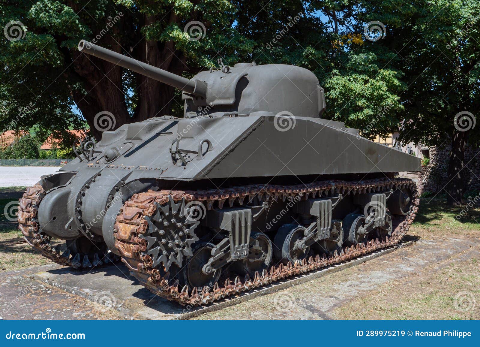 World war two sherman tank stock image. Image of tank - 289975219