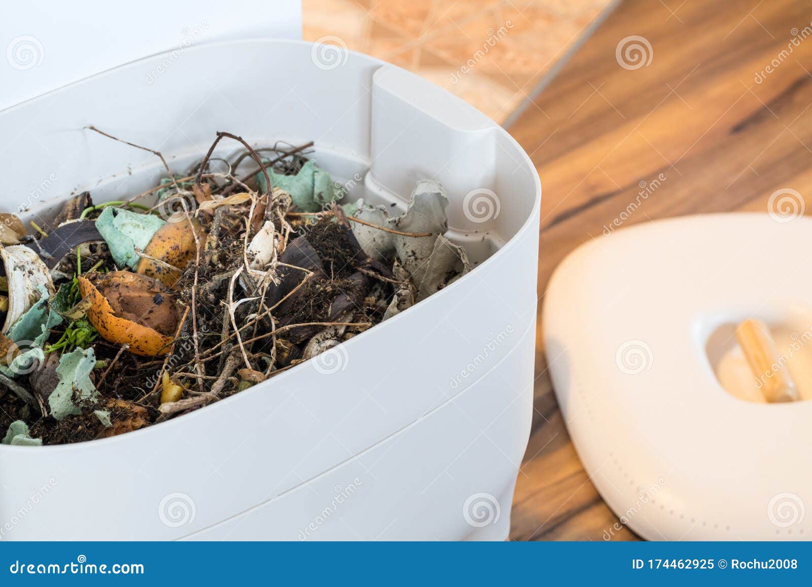 Worm Farm, Composter. Eco-friendly Home Disposal of Biodegradable Waste ...