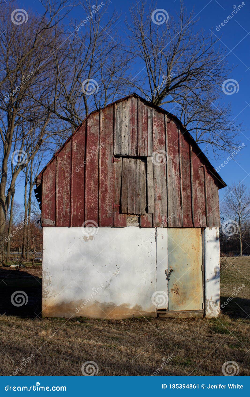 Worn Out Dilapidated Barn stock image. Image of stained - 185394861