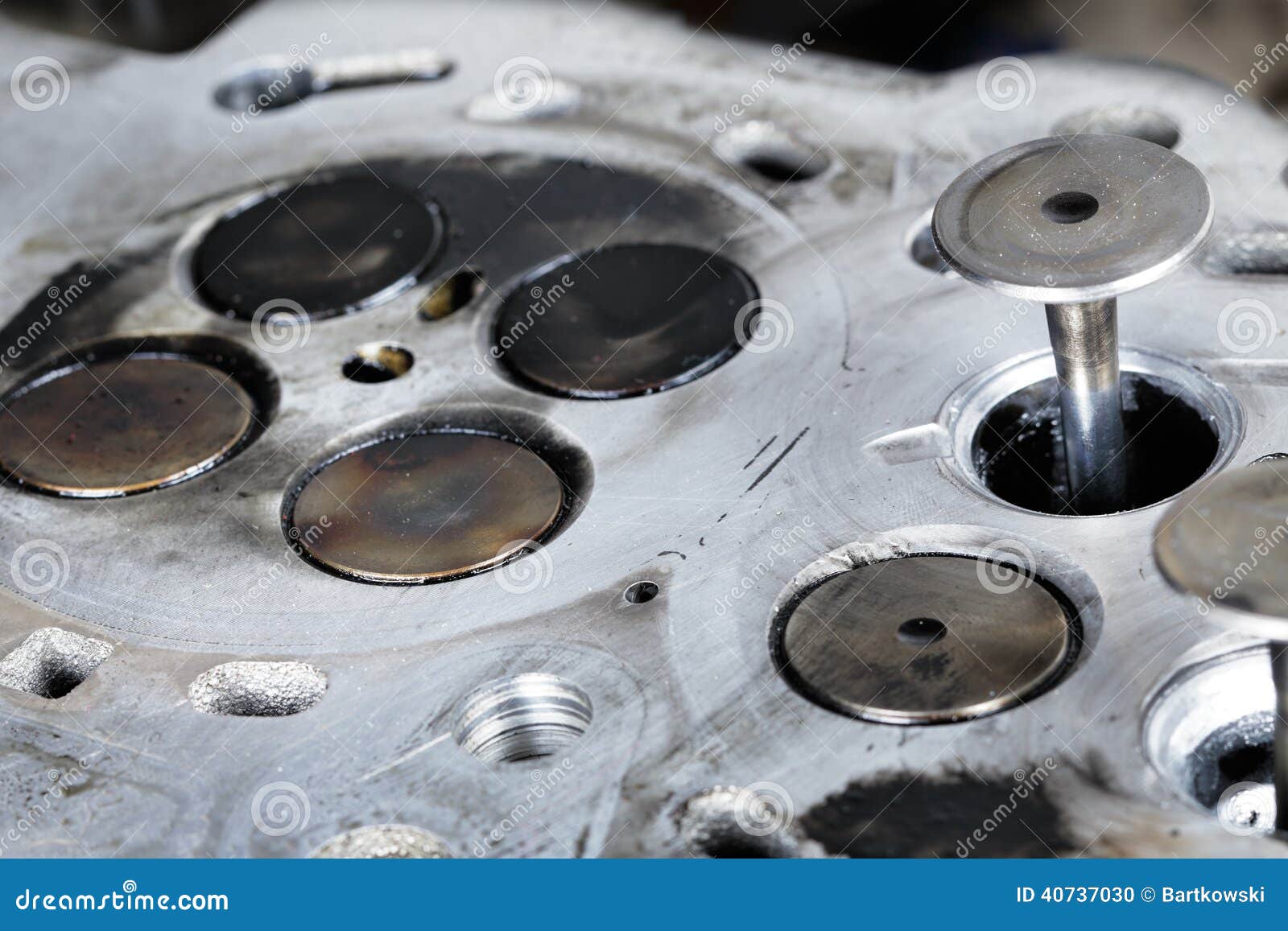 Worn out engine head stock photo. Image of complexity - 40737030