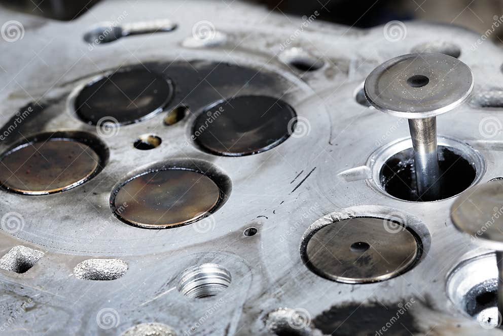 Worn out engine head stock photo. Image of complexity - 40737030