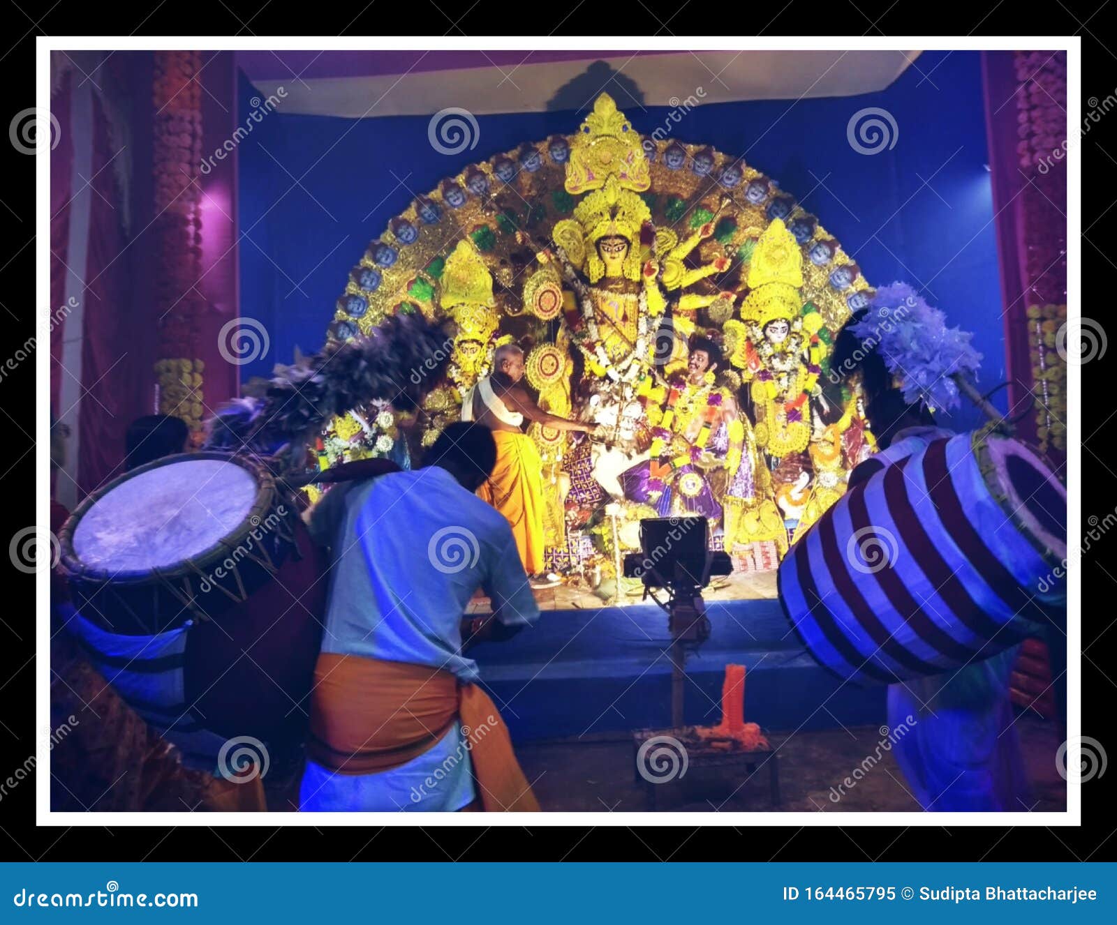 Worship editorial image. Image of dhaki, goddess, bengali - 164465795