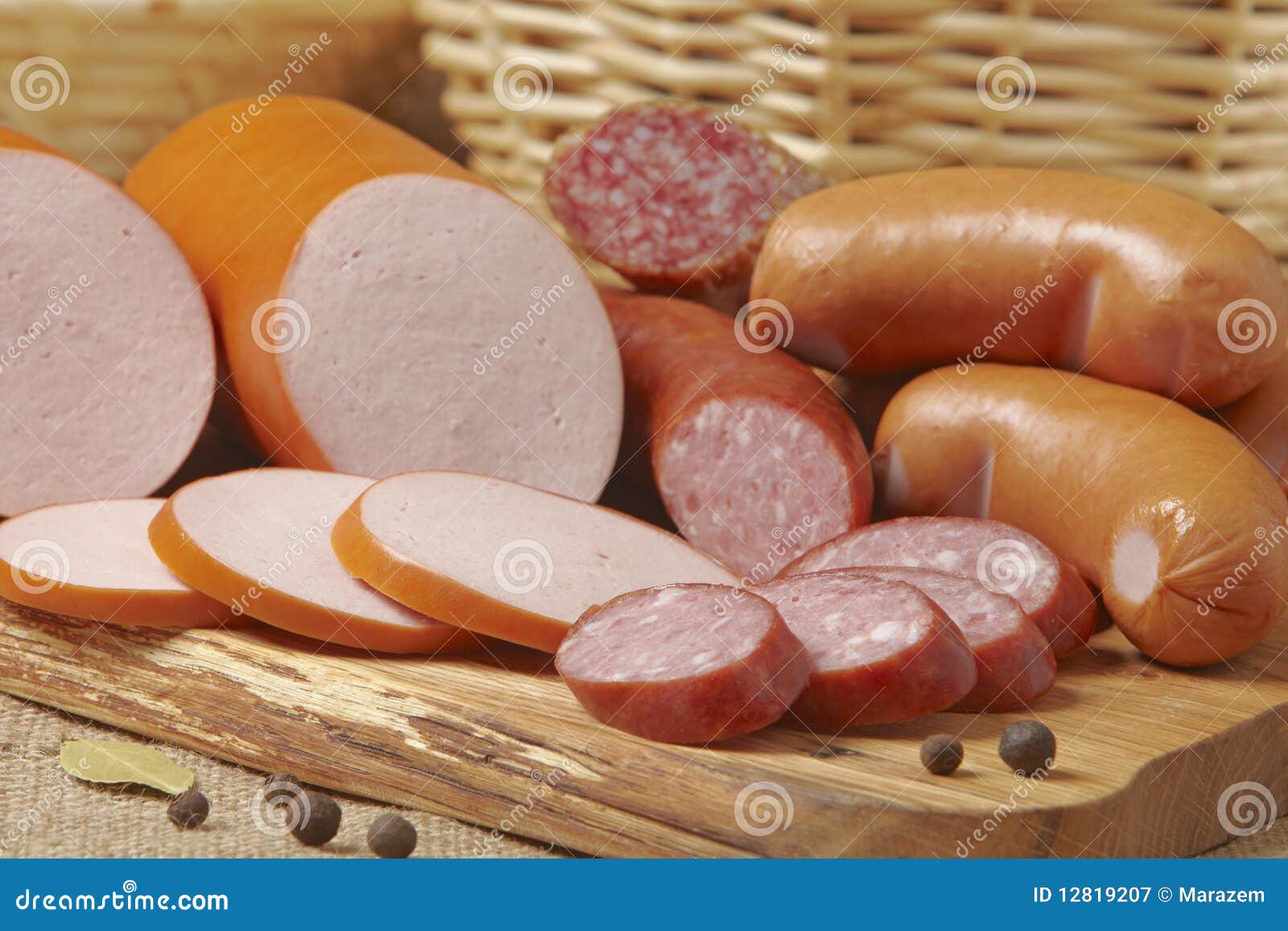 Worsten stock afbeelding. Image of keuken, gastronomisch - 12819207