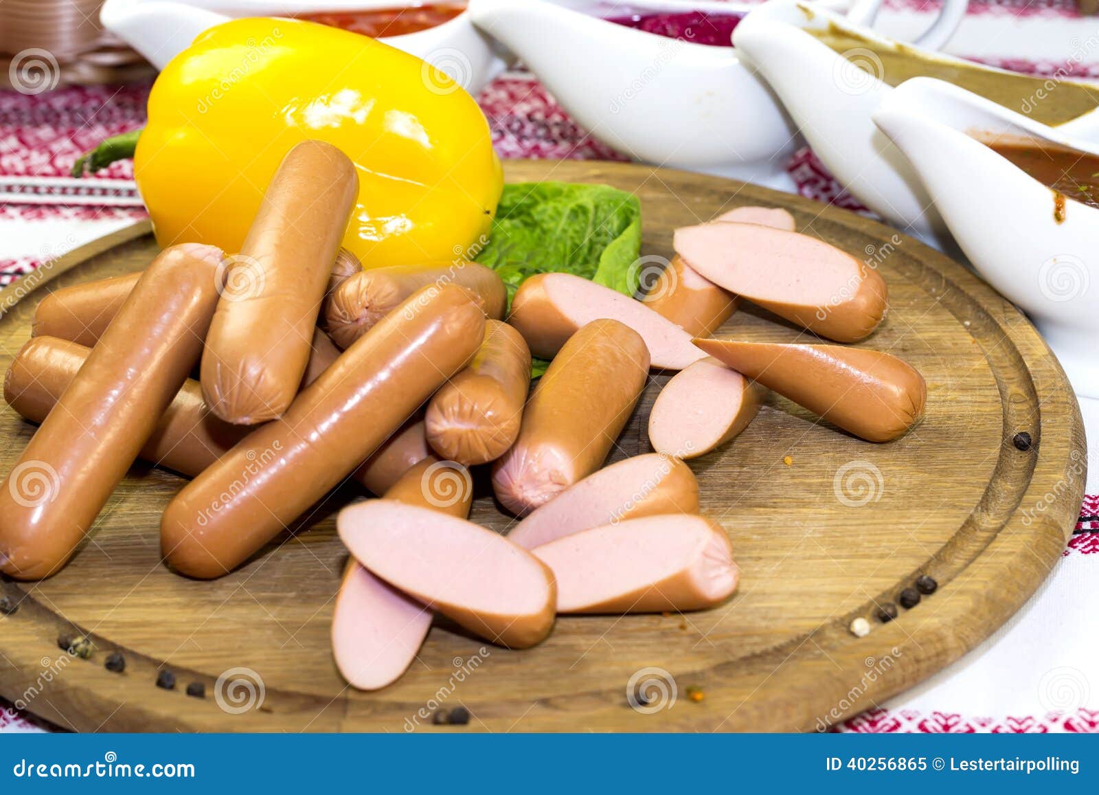 Worstjes stock afbeelding. Image of restaurant, vers - 40256865